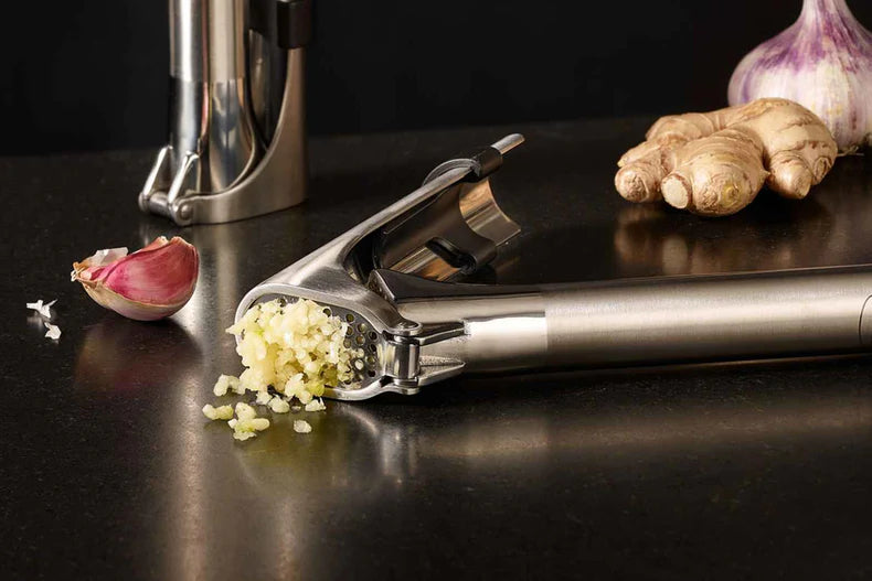 Garlic Presses For Your Kitchen in %%currentyear%% – Cooking Detective